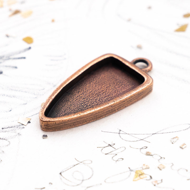 Grande Antique Copper Arrowhead Pendant – Nostalgica